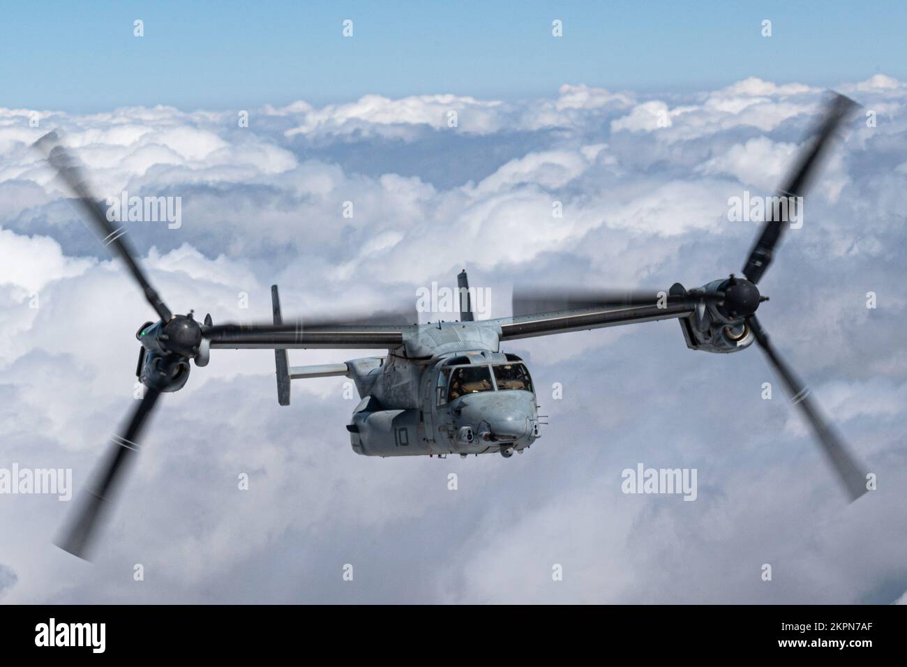 A U.S. Marine Corps MV-22 Osprey, assigned to Marine Medium Tiltrotor Squadron 266 (VMM 266 ...