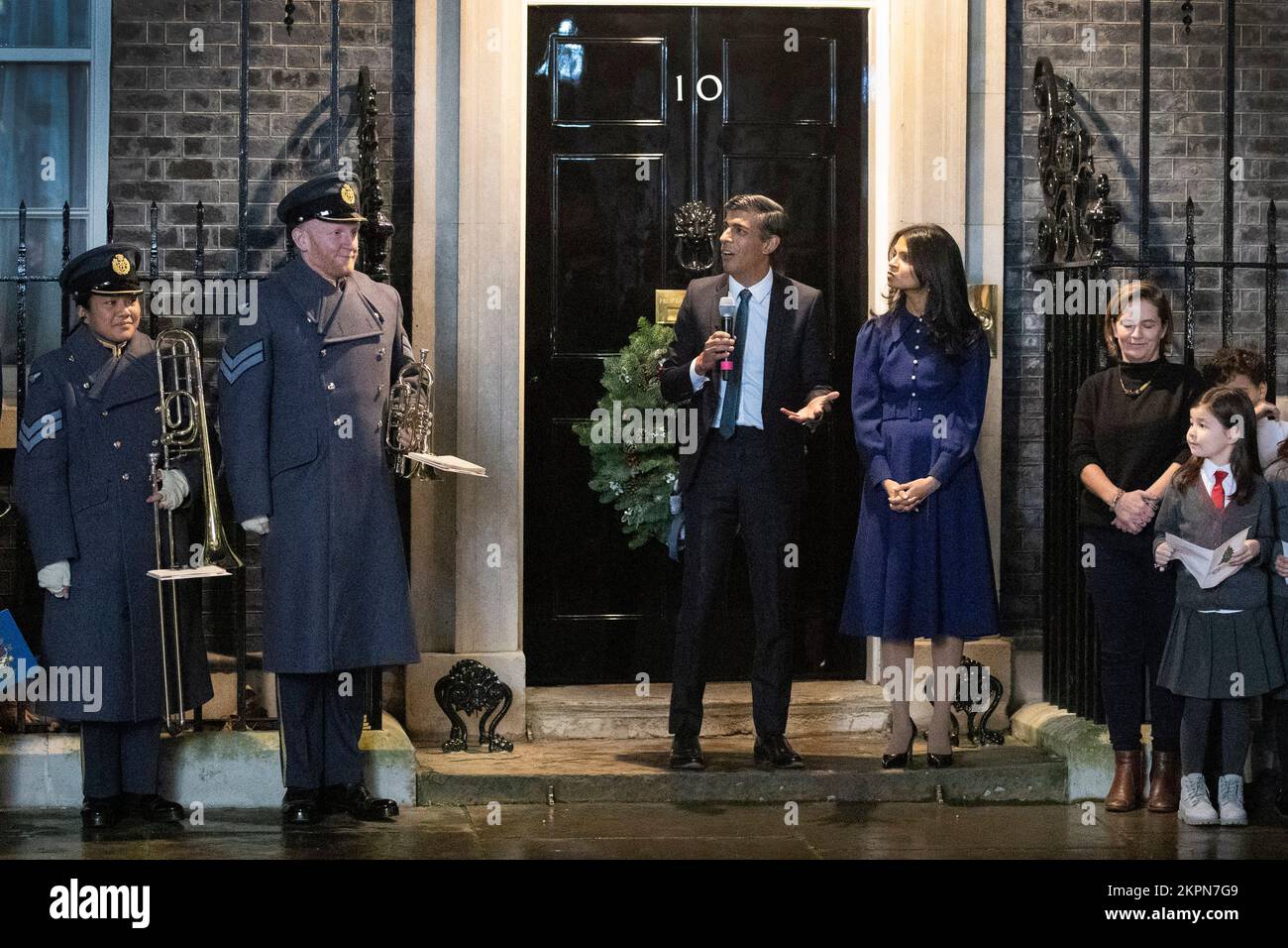 Prime Minister Rishi Sunak and his wife Akshata Murty, with Ukrainian ...