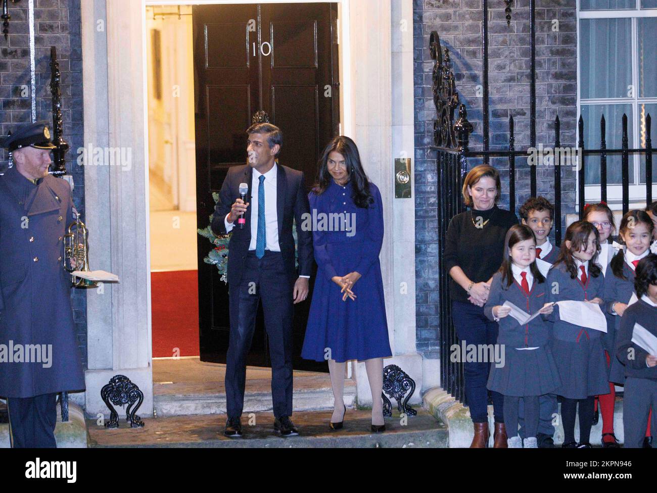 London, UK. 28th Nov, 2022. Prime Minister, Rishi Sunak, turns on the ...