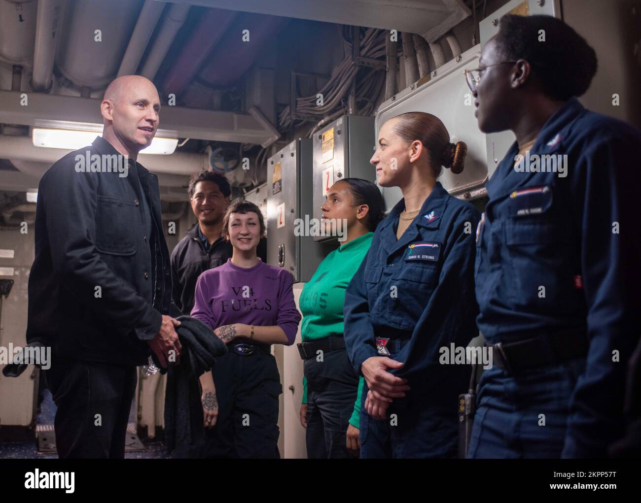 221102-N-UF592-1016 PHILIPPINE SEA (Nov. 2, 2022) Matthew Scannell ...