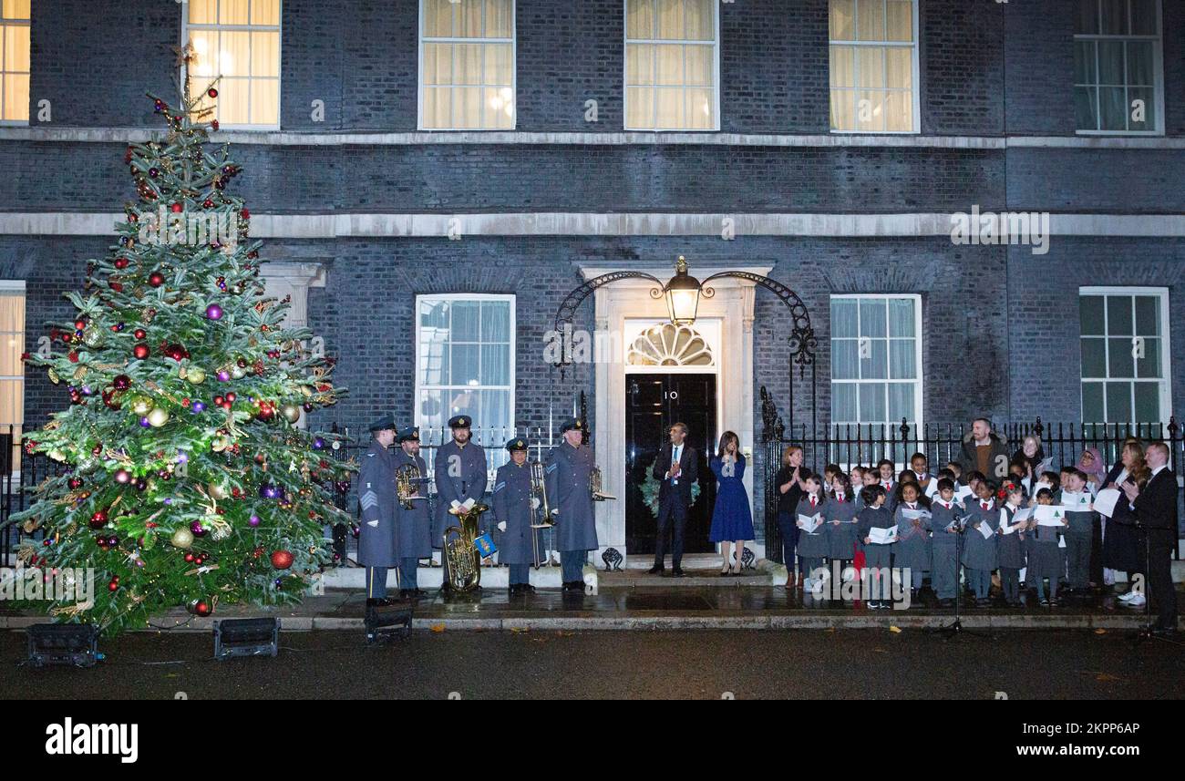 Prime Minister Rishi Sunak and his wife Akshata Murty, with Ukrainian ...