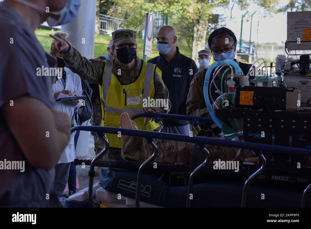 U.S. Army Soldiers and staff assigned to Landstuhl Regional Medical ...