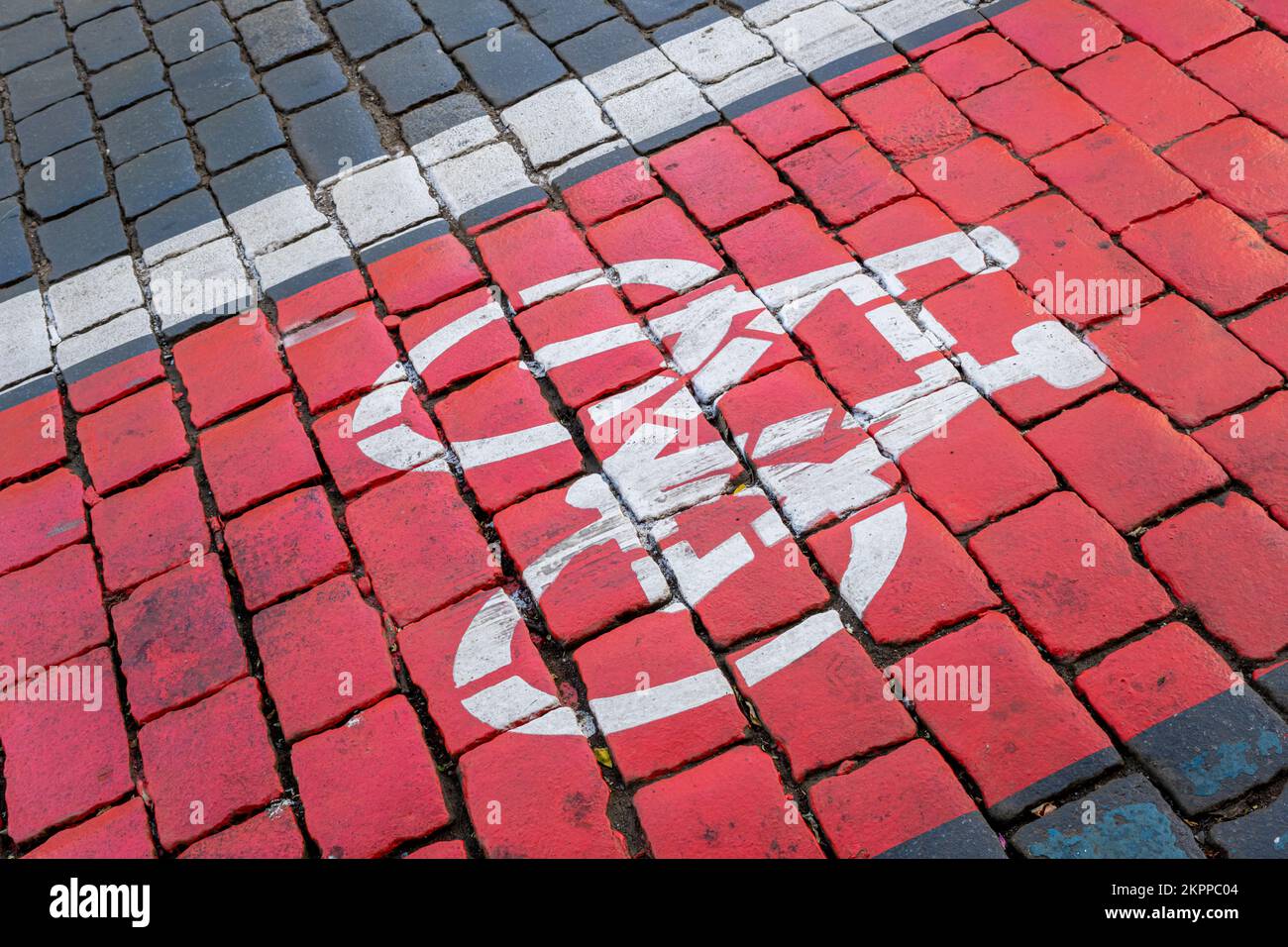 Red track logo hi-res stock photography and images - Alamy