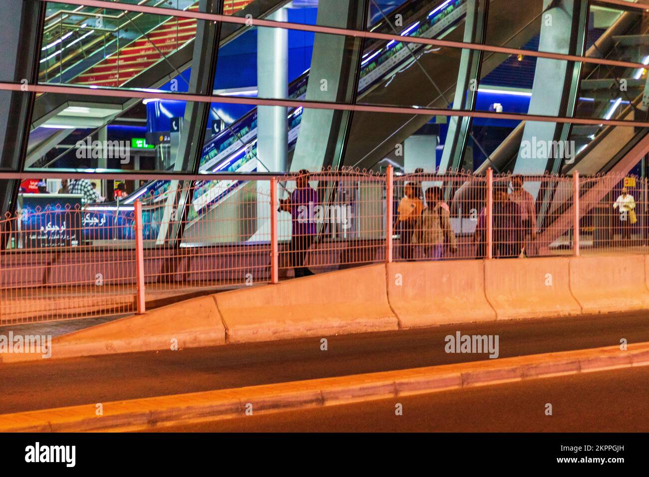 Dubai, UAE - 10.20.2022 - People exiting metro station Stock Photo - Alamy