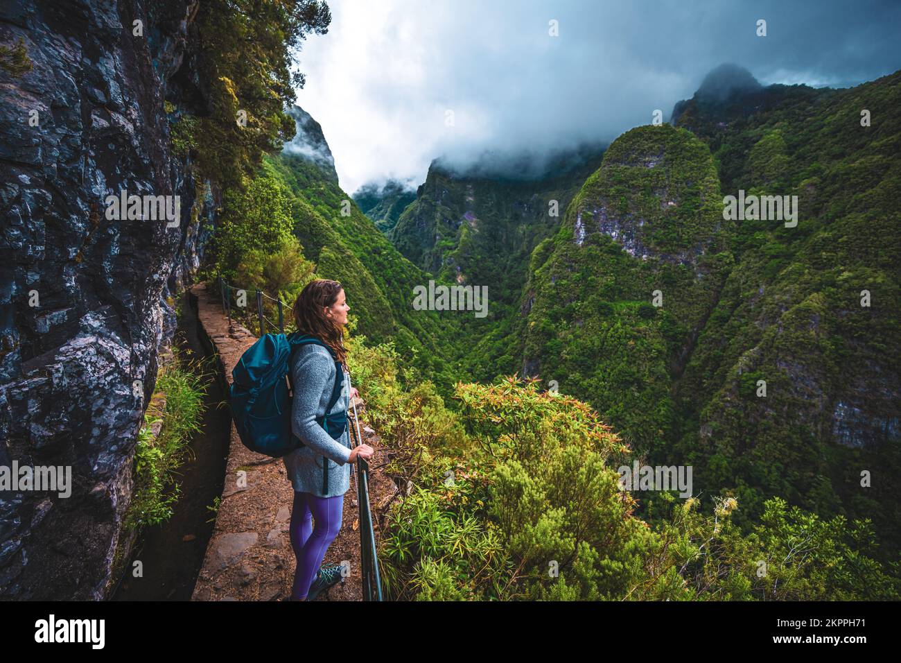 Cliff jungle hi-res stock photography and images - Alamy