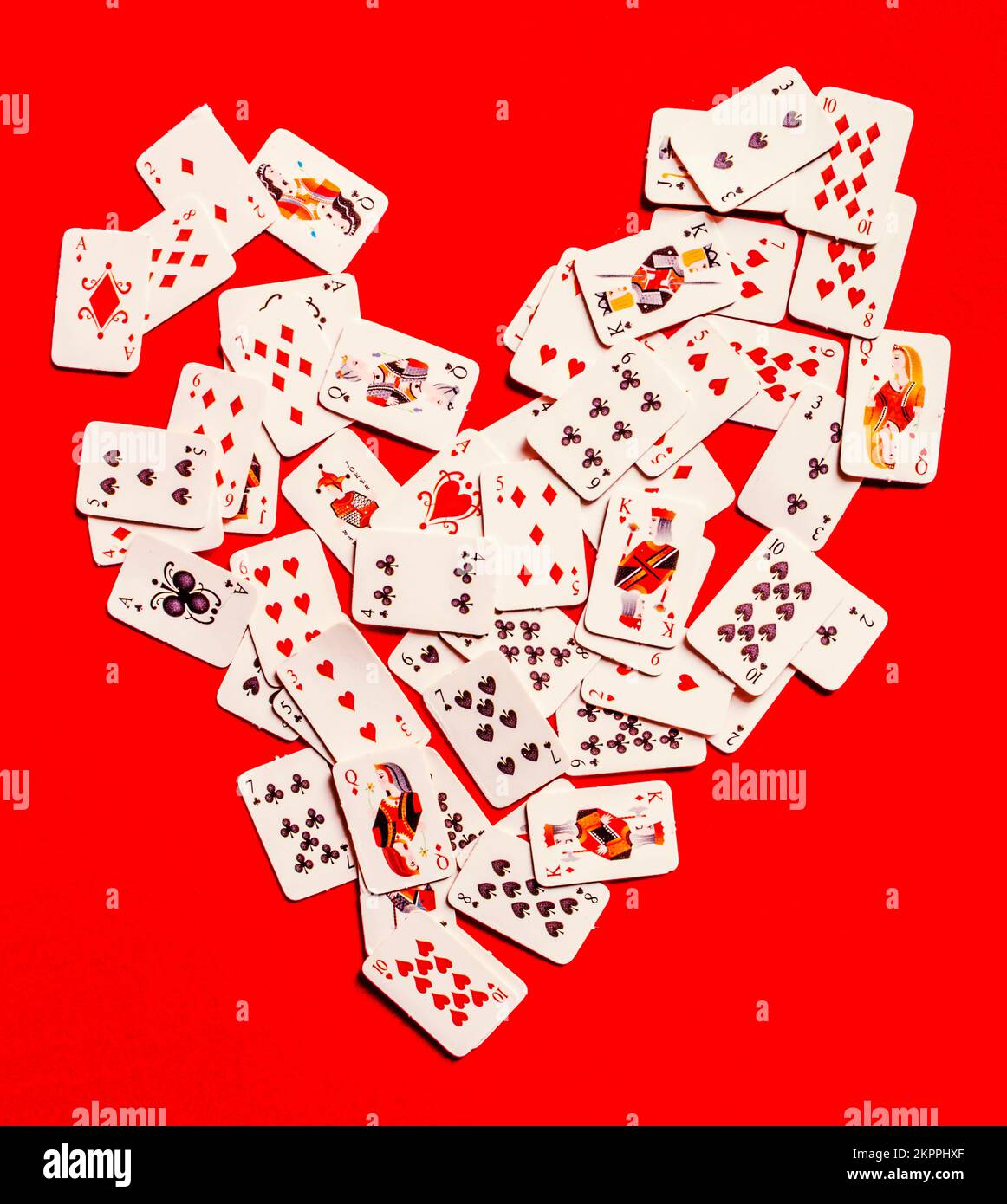 House shape of cards gamble hi-res stock photography and images - Alamy