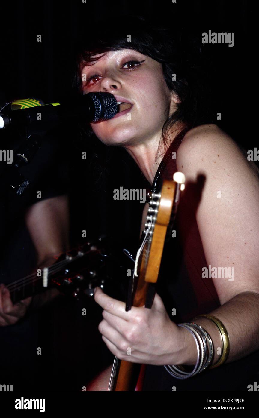 Howling sound hi-res stock photography and images - Alamy