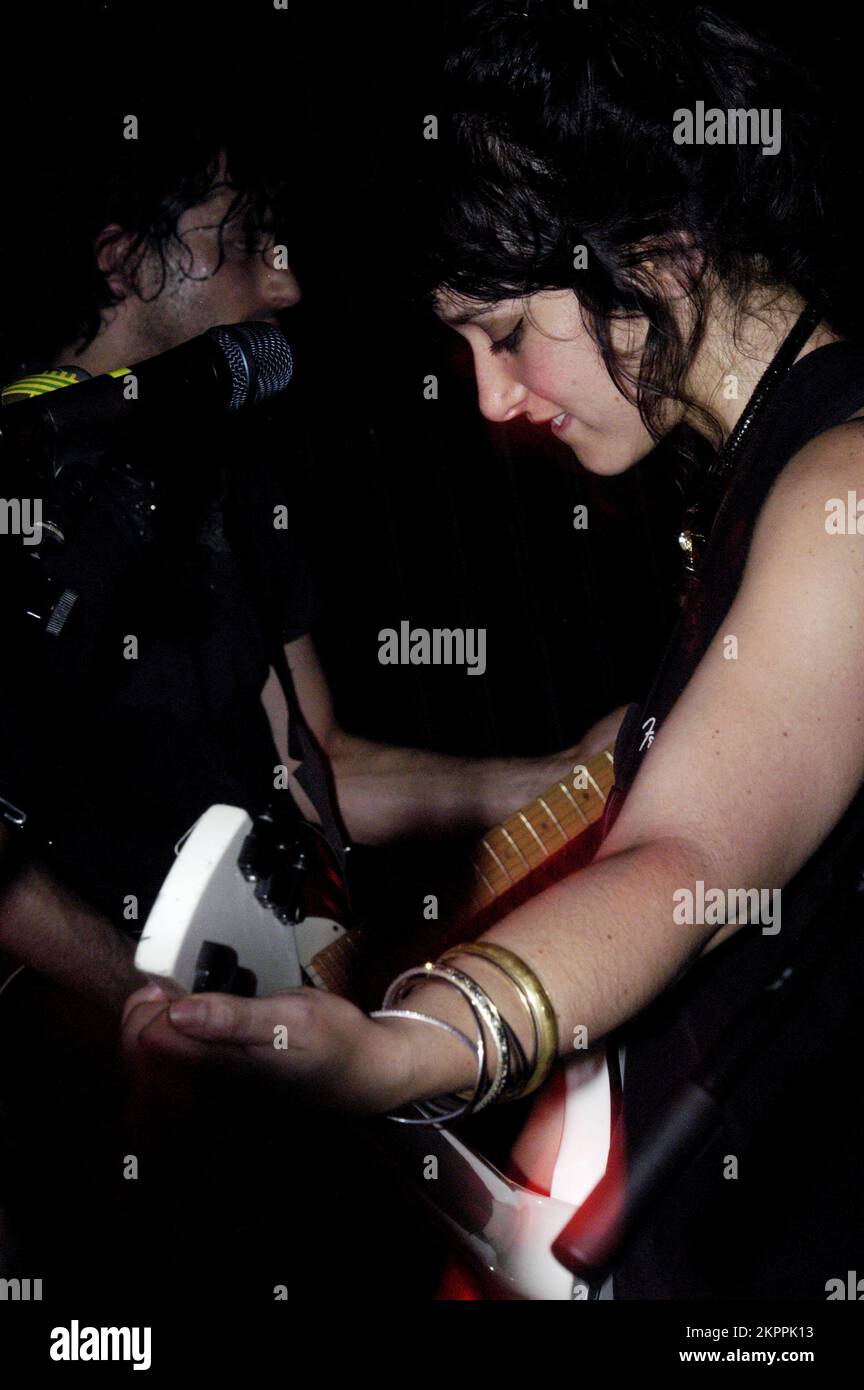 Howling sound hi-res stock photography and images - Alamy