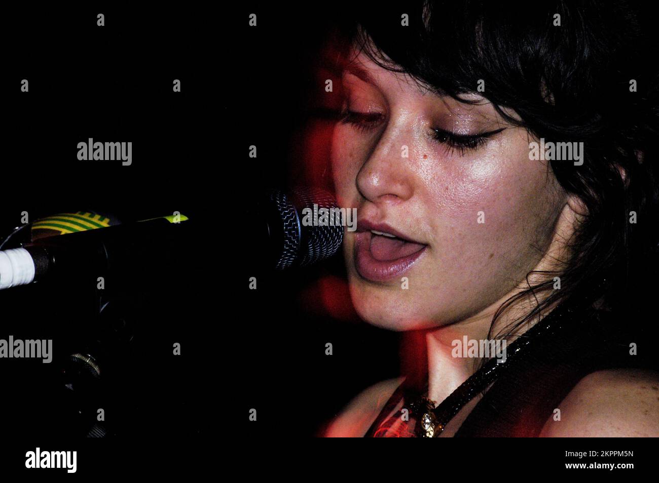 Howling sound hi-res stock photography and images - Alamy