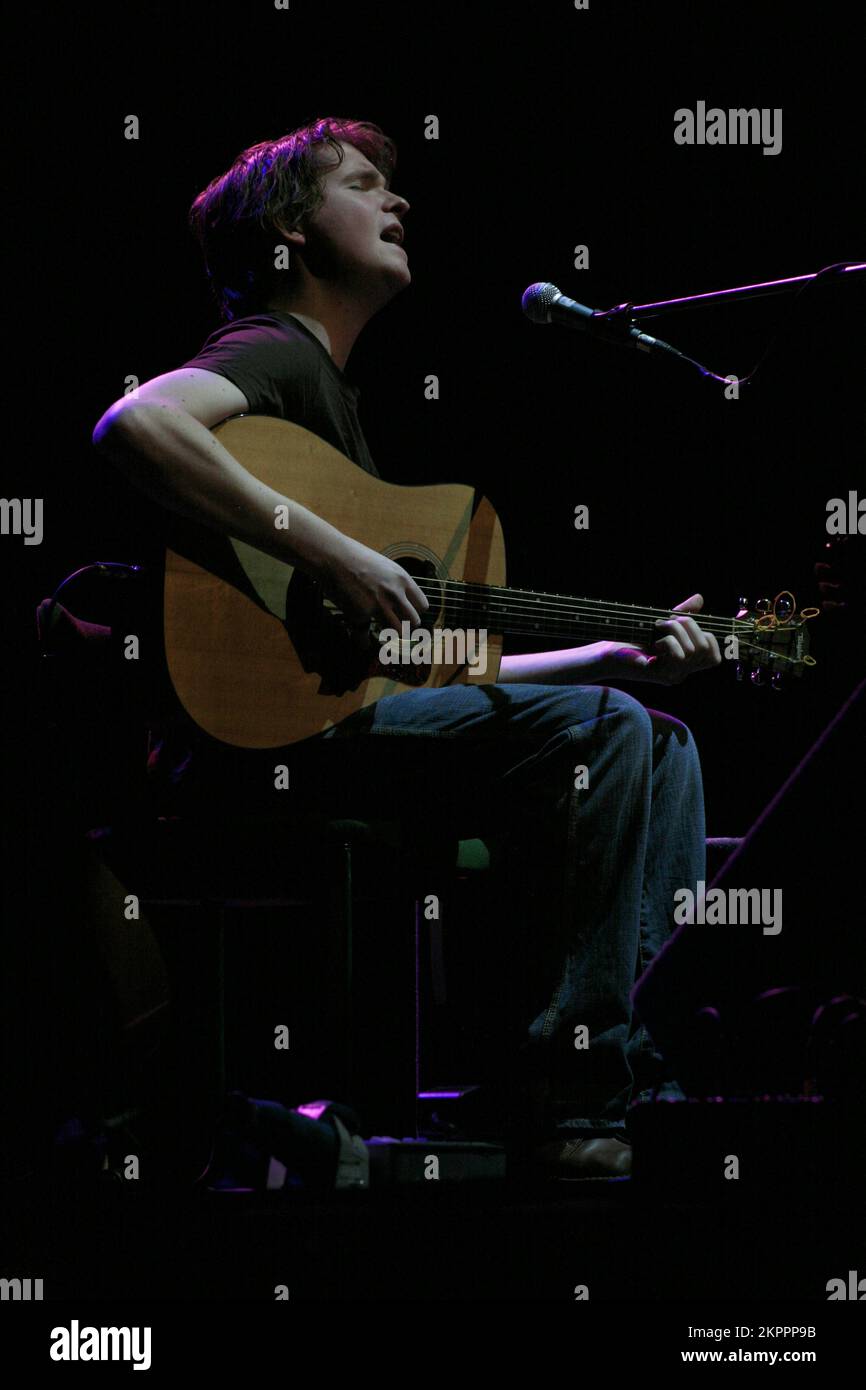 Folk singer john smith hi-res stock photography and images - Alamy