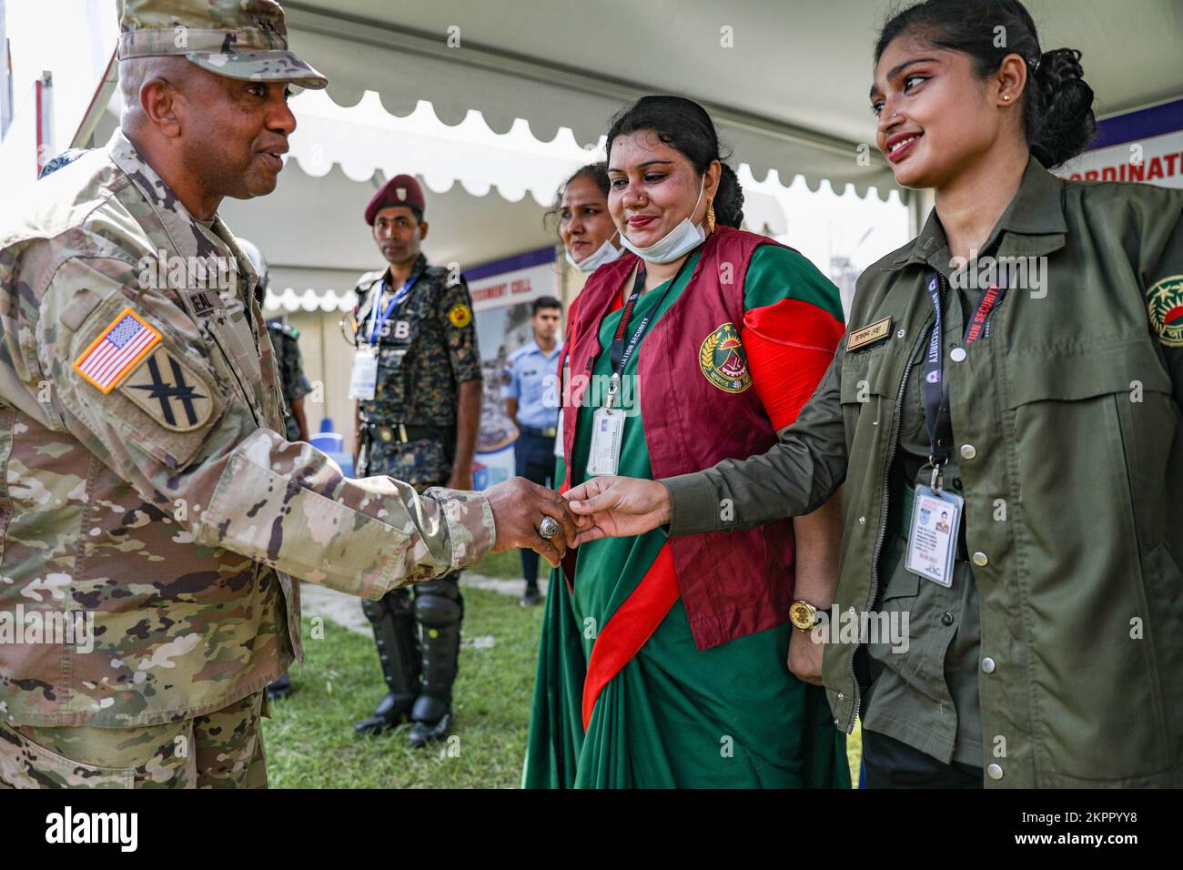 Maj. Gen. Reginald Neal of United States Army Pacific Command exchanges ...