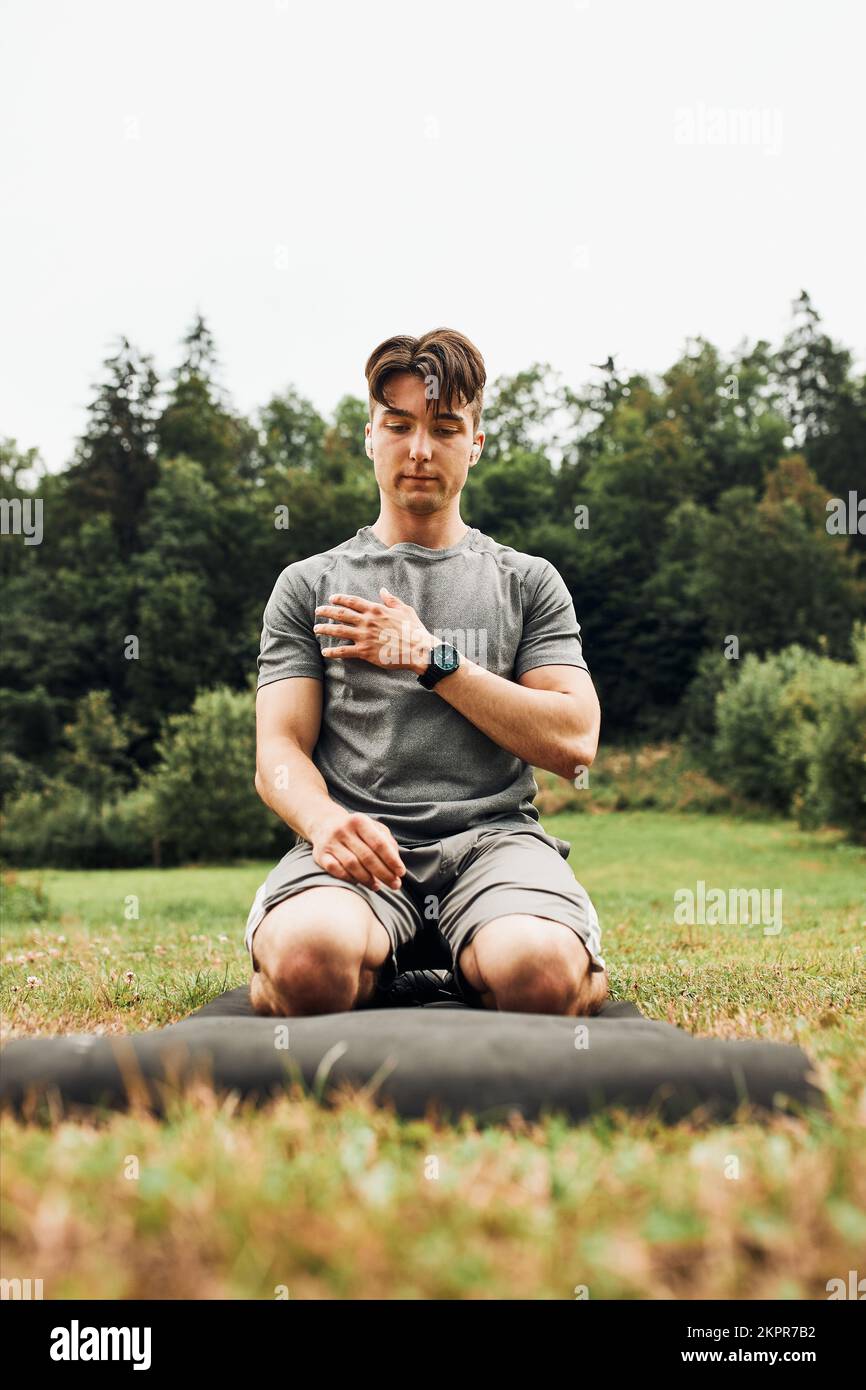 Calisthenics exercises hi-res stock photography and images - Alamy