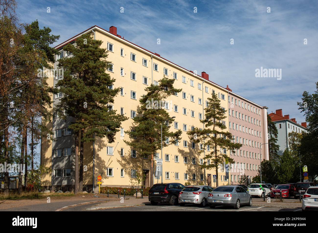 Kuusitie 15. Residential building in Meilahti district of Helsinki ...