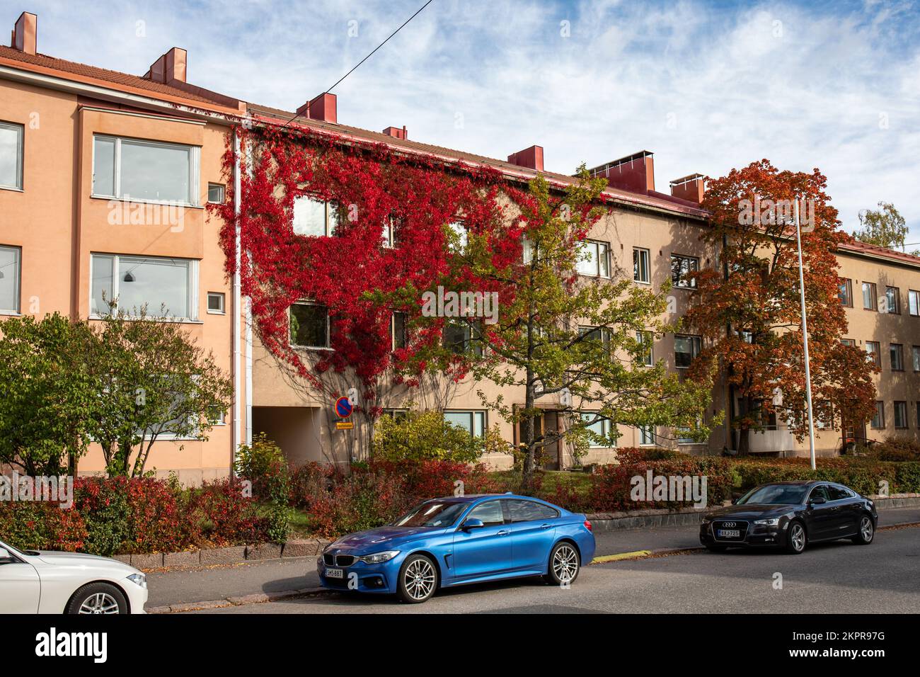 Autumn colours on Pihlajatie residential building in Meilahti district ...