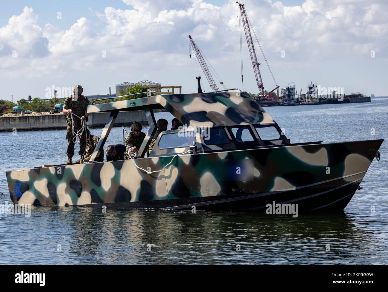Marines with 4th Recon Battalion and 3d Force Recon Company participate ...