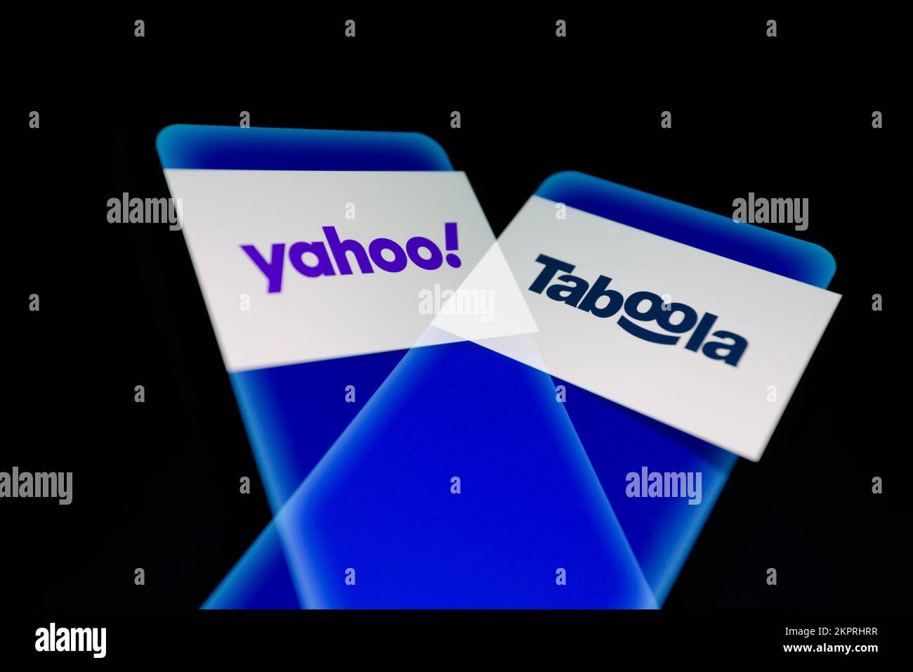 Taboola advertising hi-res stock photography and images - Alamy