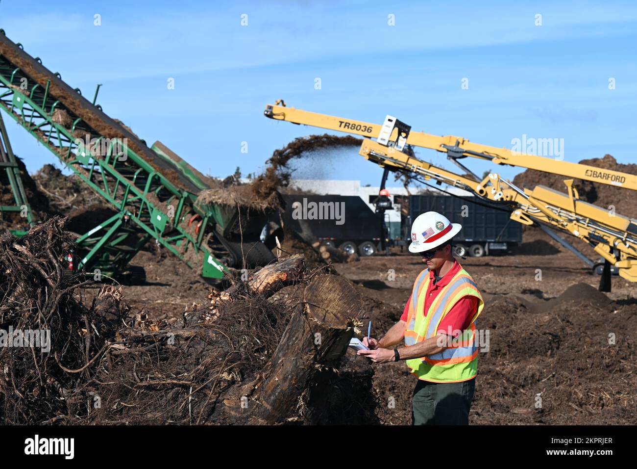 Rob Hoff, USACE debris subject matter expert and Vicksburg District ...