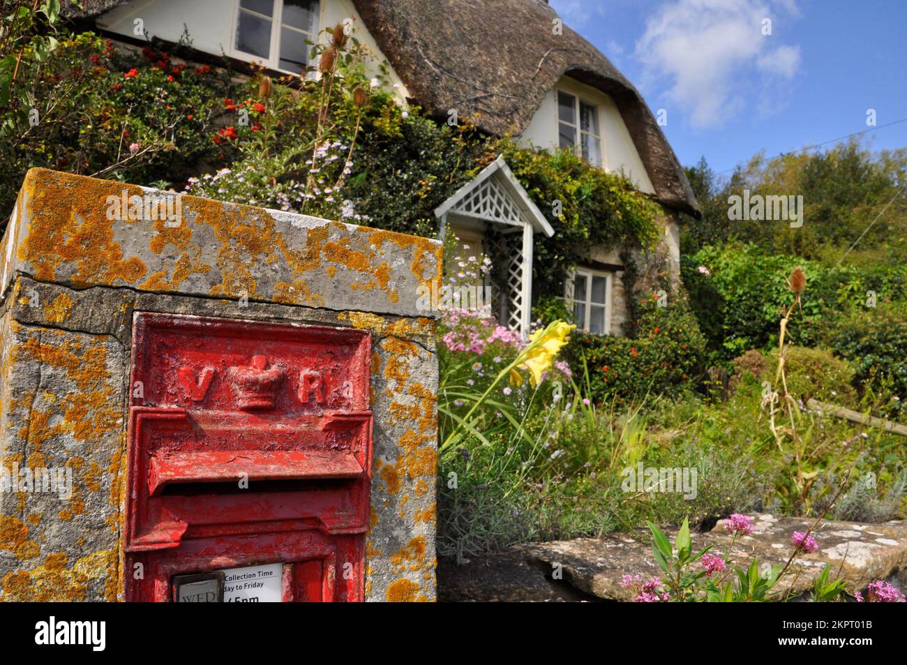 Post box in cottage wall near Lacock, Wiltshire Stock Photo - Alamy