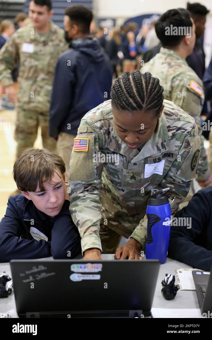 SEVERN, Md. – Soldiers and Civilians representing the 780th Military ...