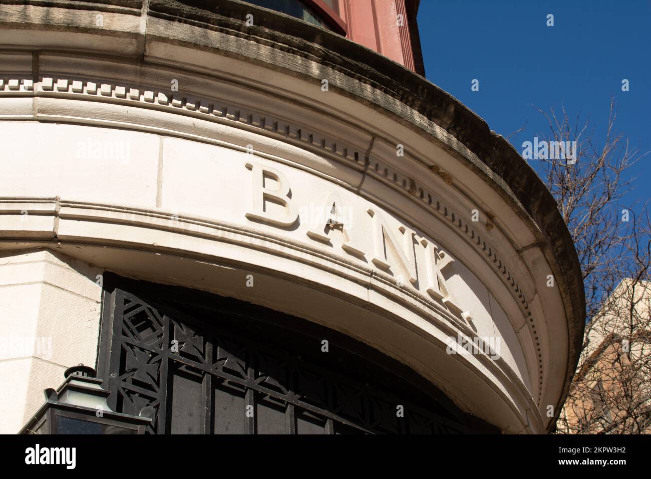 Old bank building architecture hi-res stock photography and images - Alamy