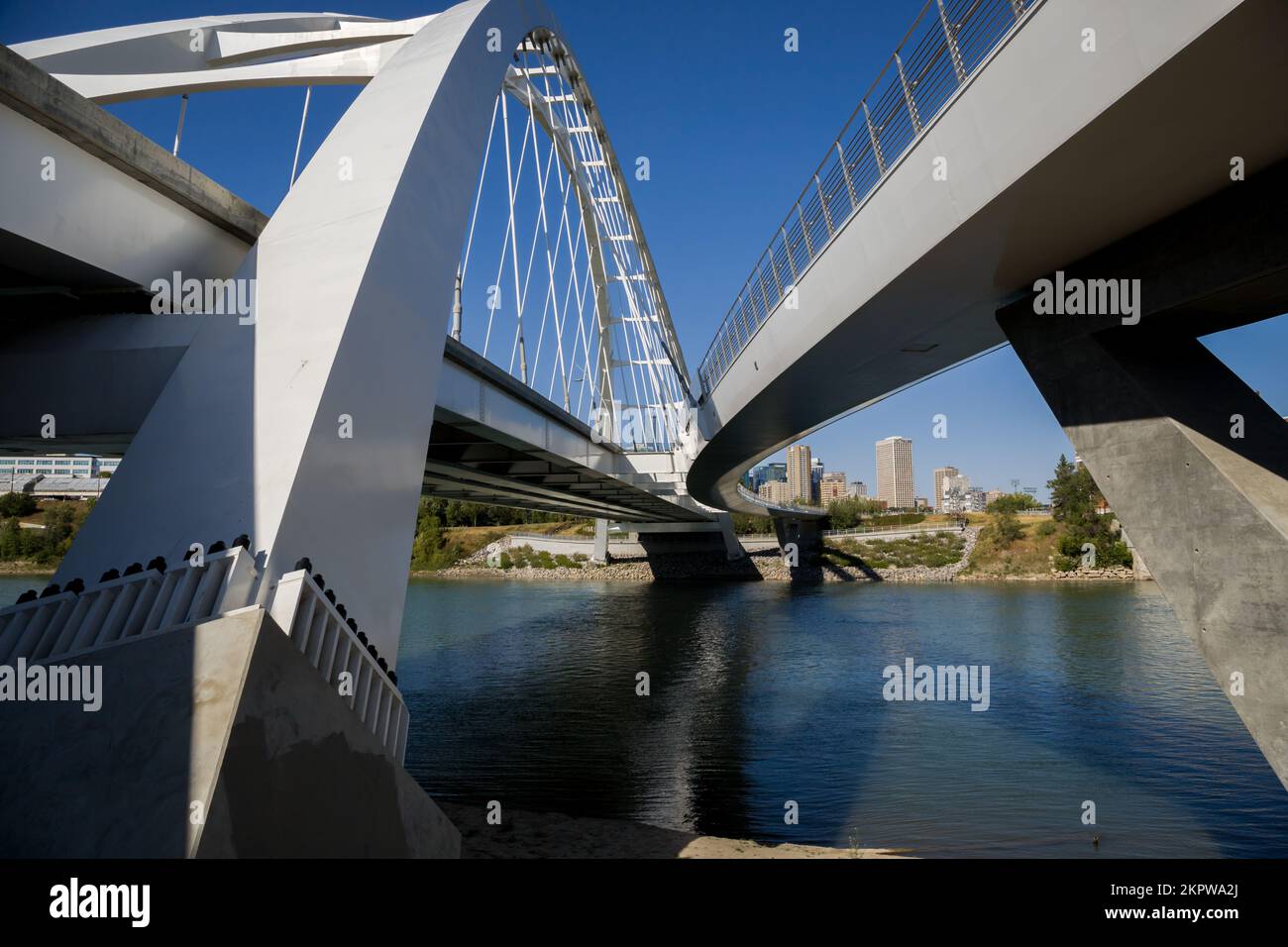 Arch mirror hi-res stock photography and images - Alamy