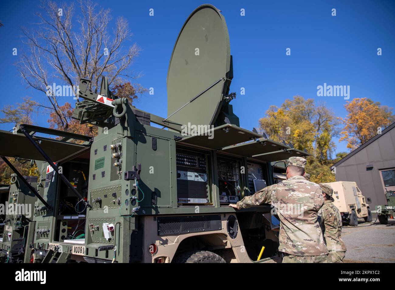 Satellite signal to train hi-res stock photography and images - Alamy