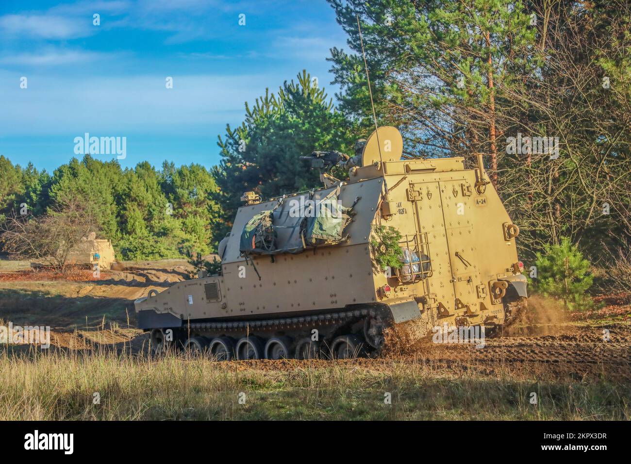 Armored vehicles track hi-res stock photography and images - Alamy
