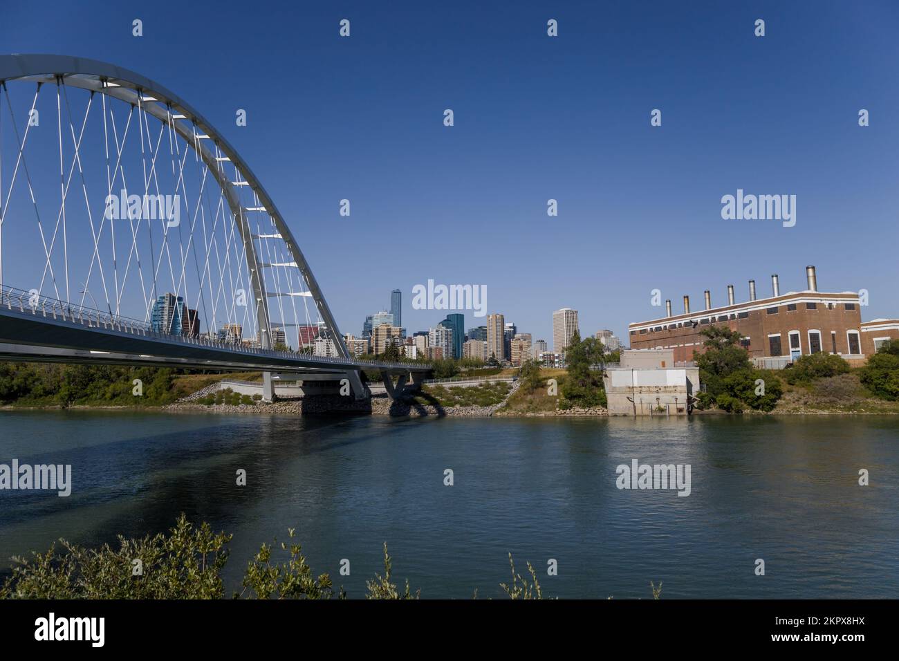 White arch bridge Stock Photo - Alamy