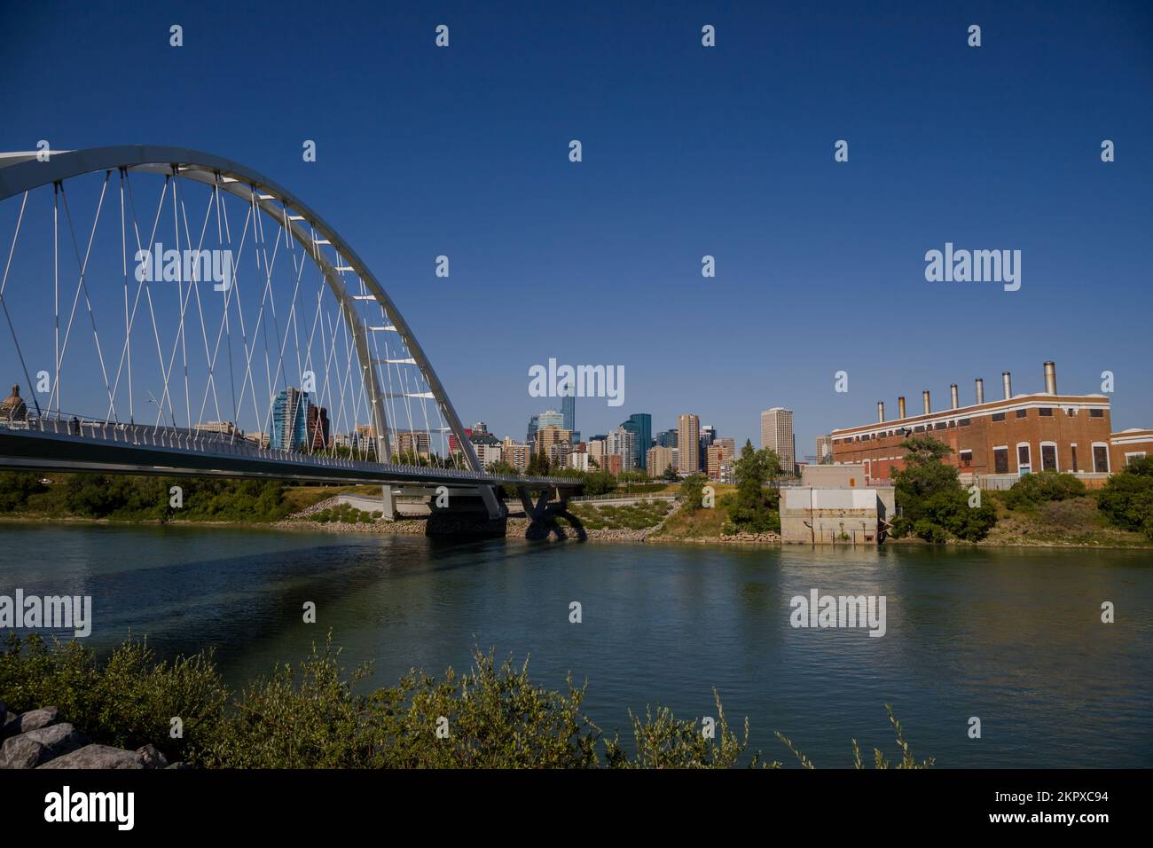 White arch bridge Stock Photo - Alamy