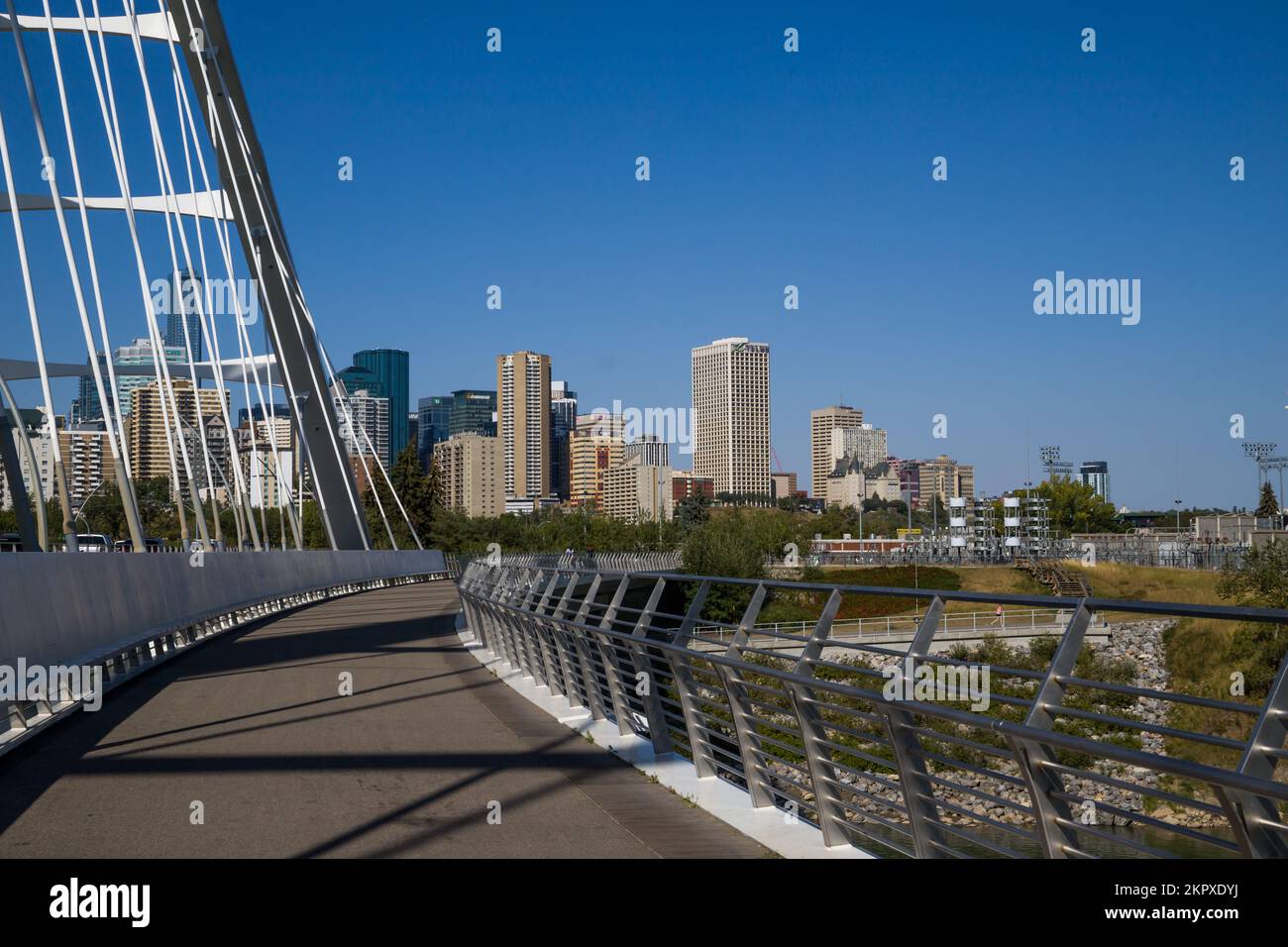 White arch bridge Stock Photo - Alamy