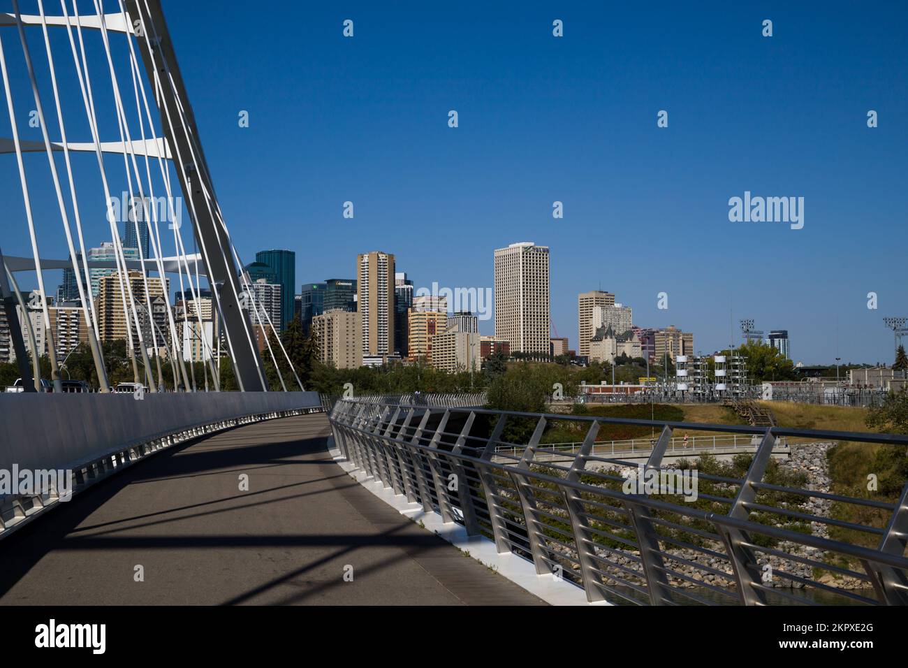 White arch bridge Stock Photo - Alamy