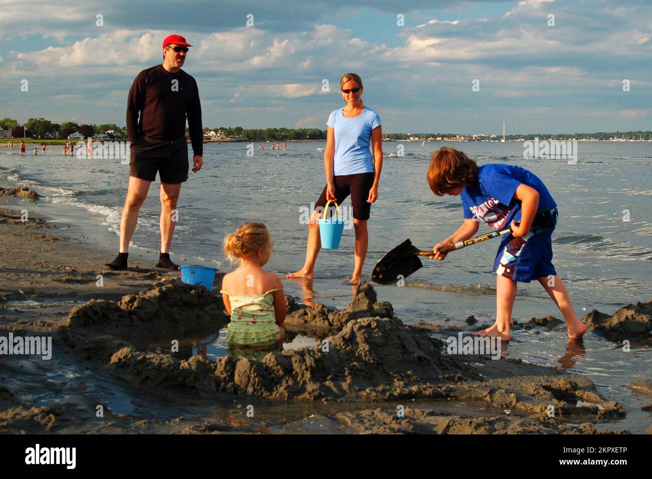 Playing dig digging hole hi-res stock photography and images - Alamy
