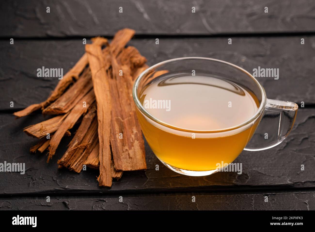 Uncaria tomentosa Amazon climbing plant - healing hot drink Stock Photo ...