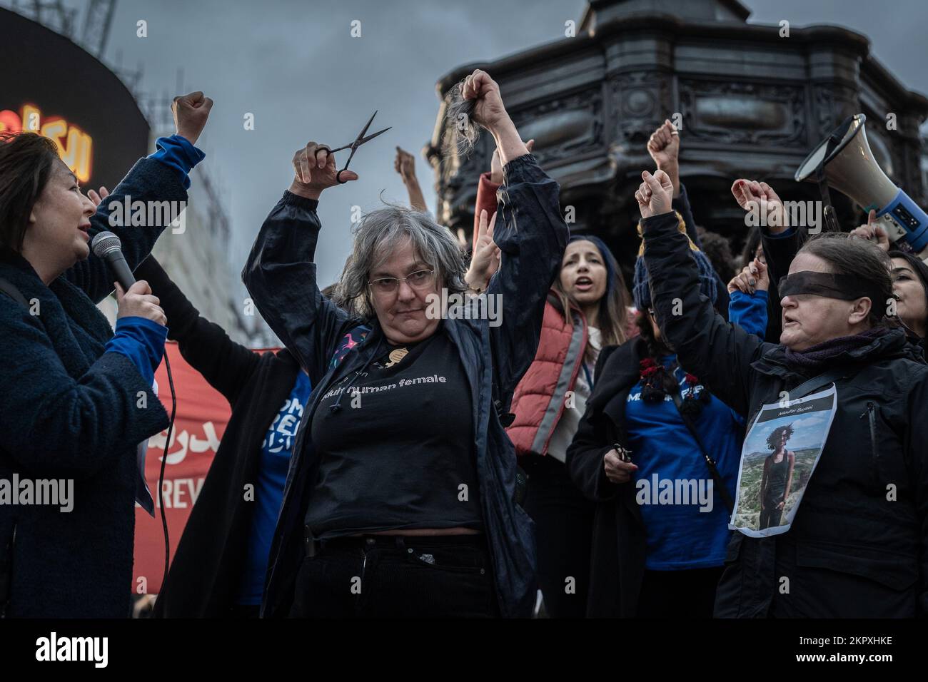 Iranian mass hair cutting protest hi-res stock photography and images ...