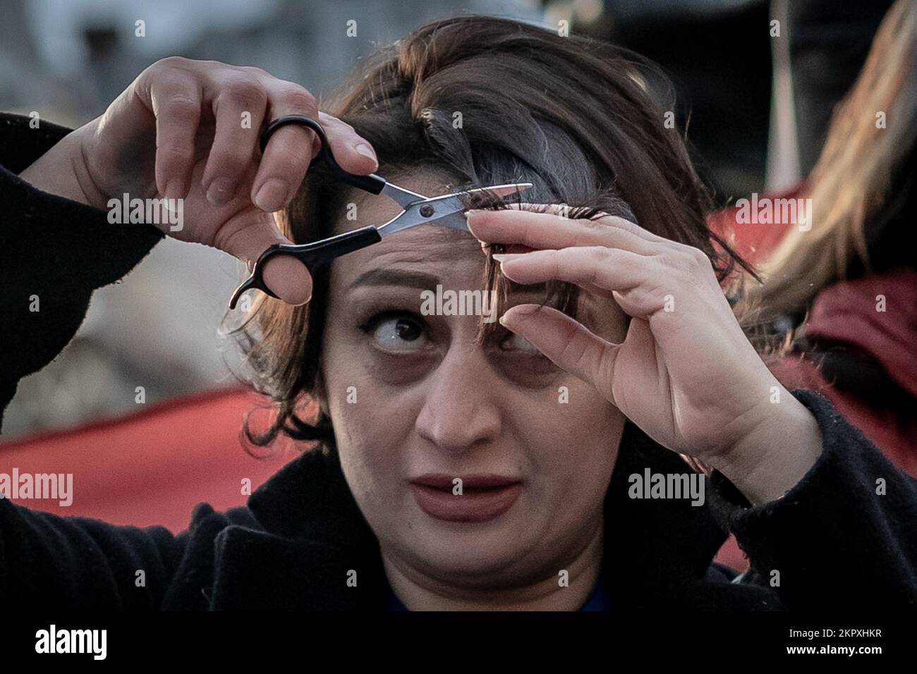 Cutting hair iranians hi-res stock photography and images - Alamy