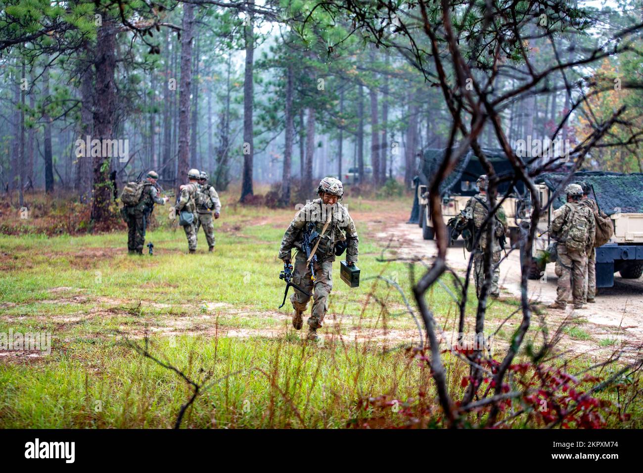 Paratroopers assigned to the 3rd Battalion, 319th Field Artillery ...