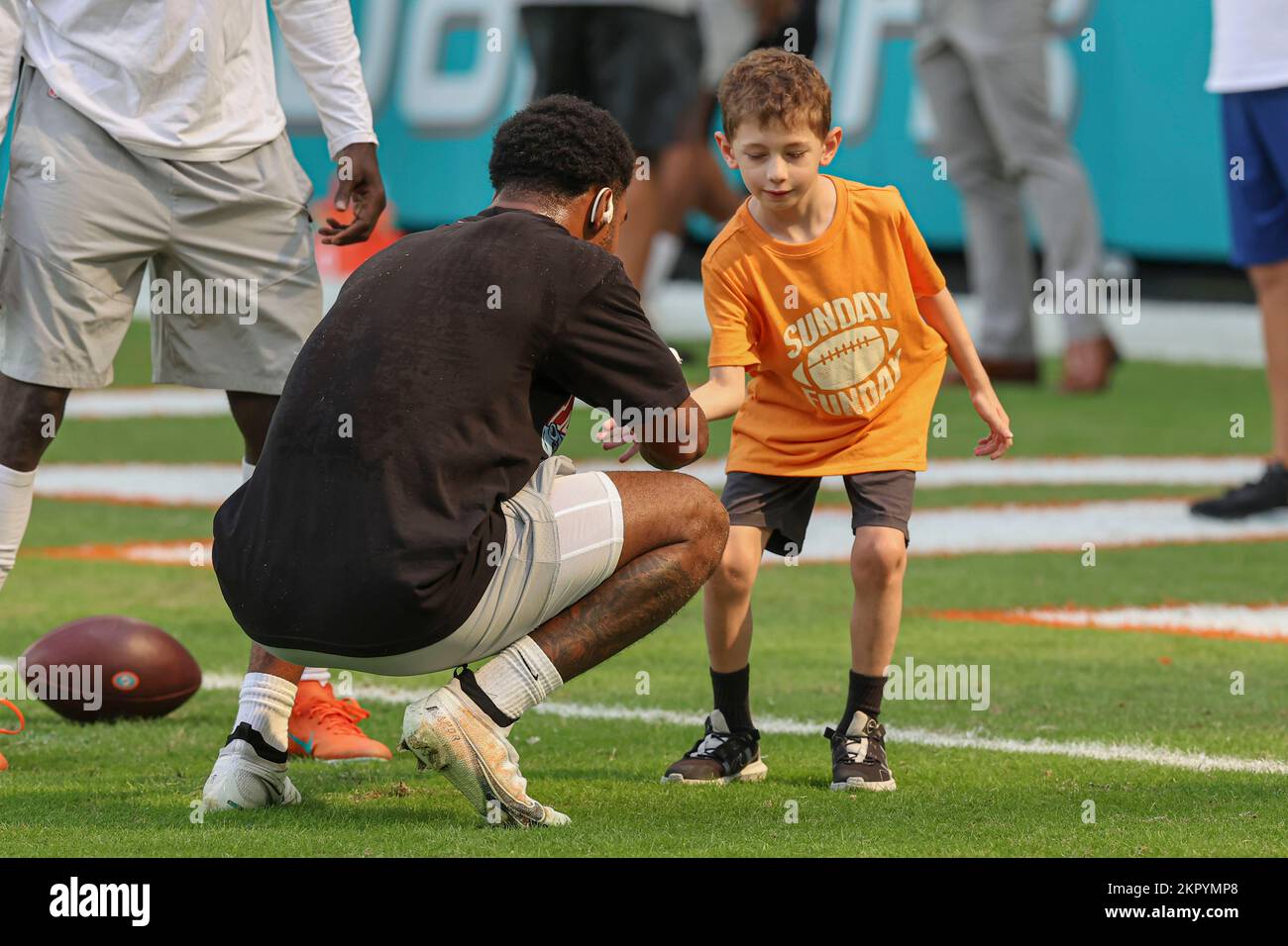 Miami. FL USA; Miami Dolphins wide receiver Jaylen Waddle (17) takes ...
