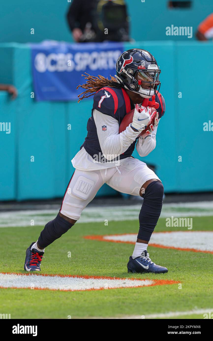 Miami. FL USA; Houston Texans cornerback Tremon Smith (1) catches the ...