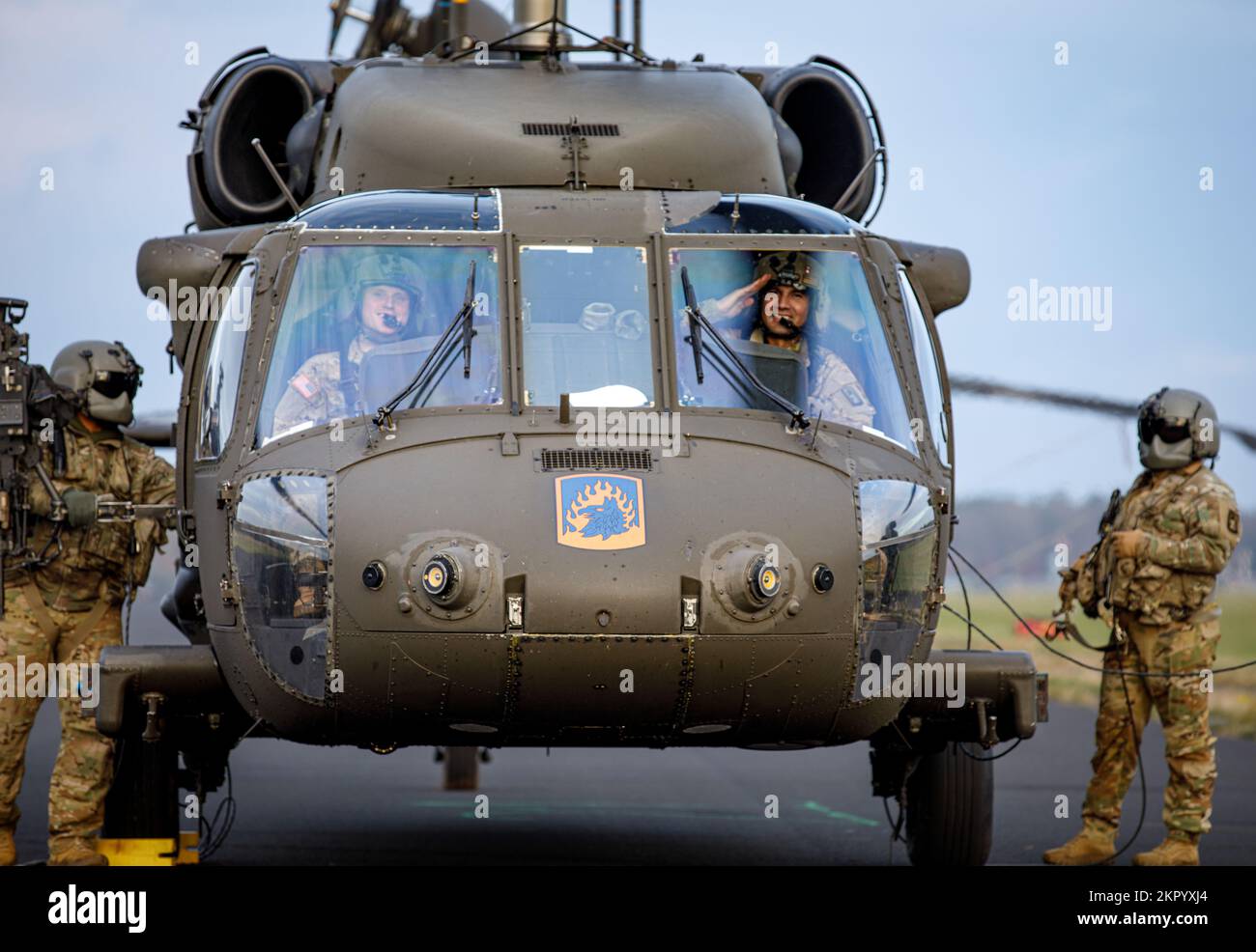 A U.S. Army UH-60 Black Hawk helicopter from 1st Battalion, 214th Aviation Regiment (General ...