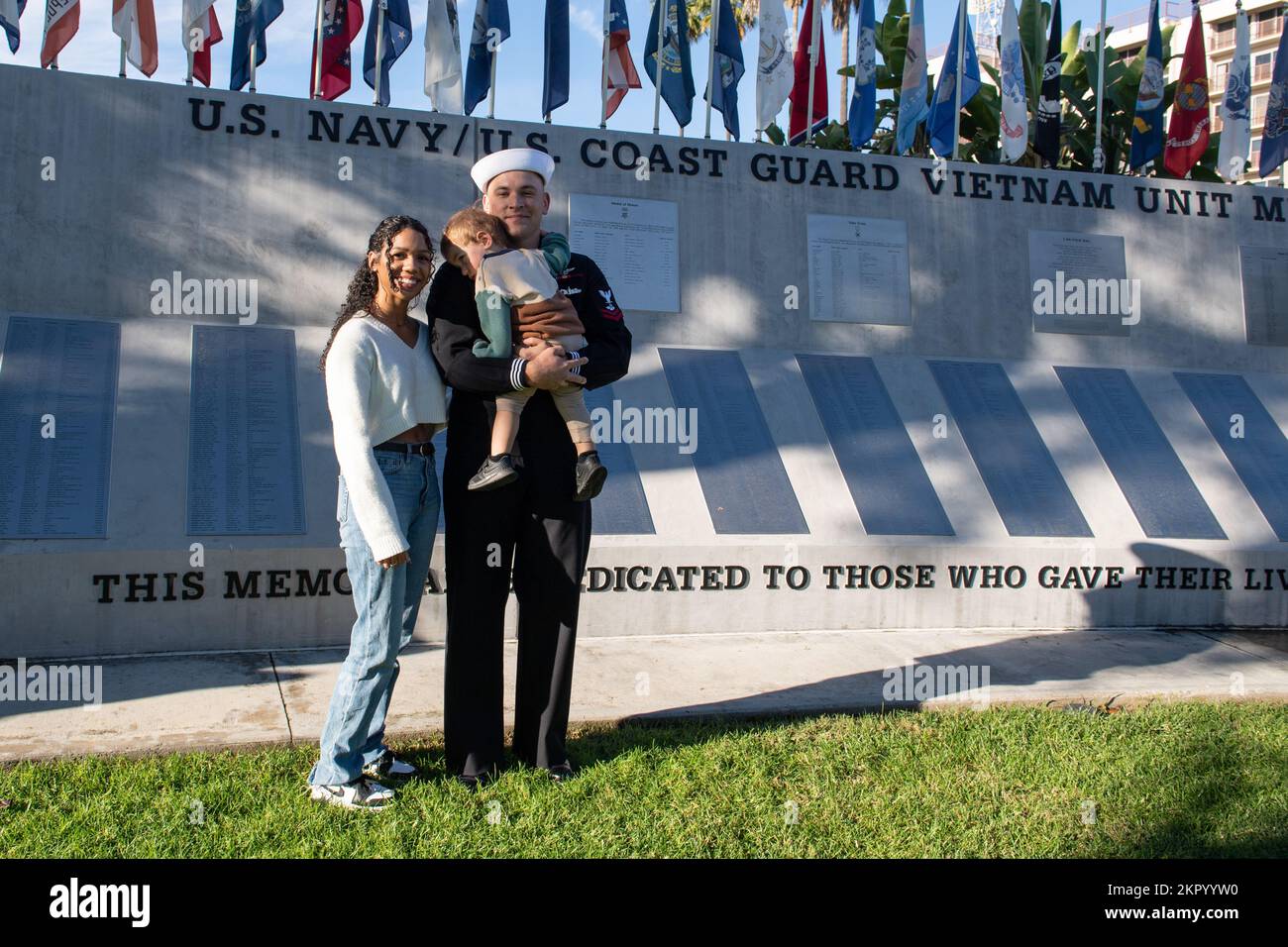 221104-N-UN585-1012 NAVAL AMPHIBIOUS BASE CORONADO, Calif. (Nov. 4 ...