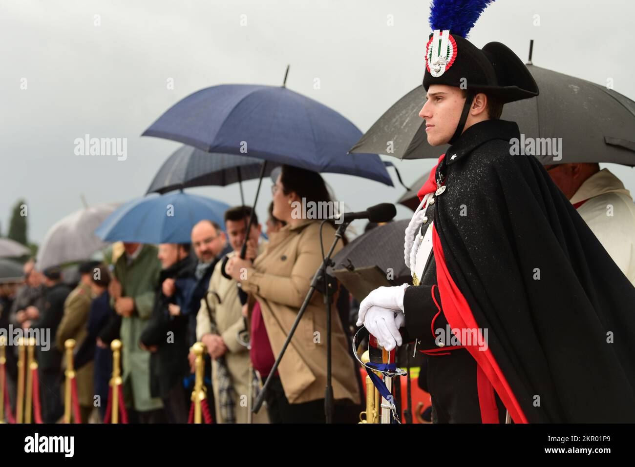 A member of the Carabinieri dressed in their historical ceremonial ...
