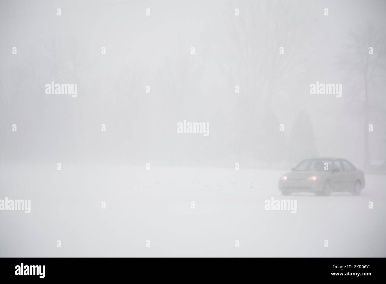 Blinding snow blizzard hi-res stock photography and images - Alamy