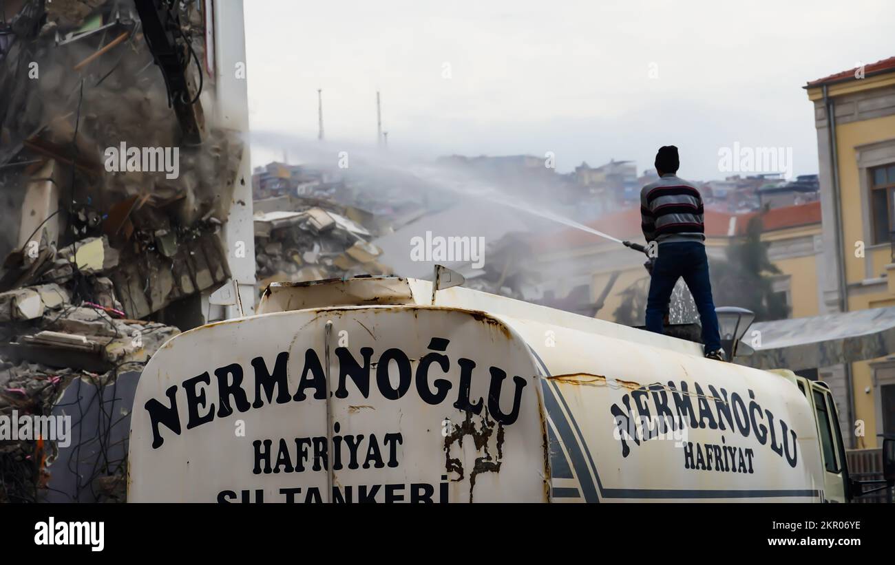 High scale earthquake hi-res stock photography and images - Alamy