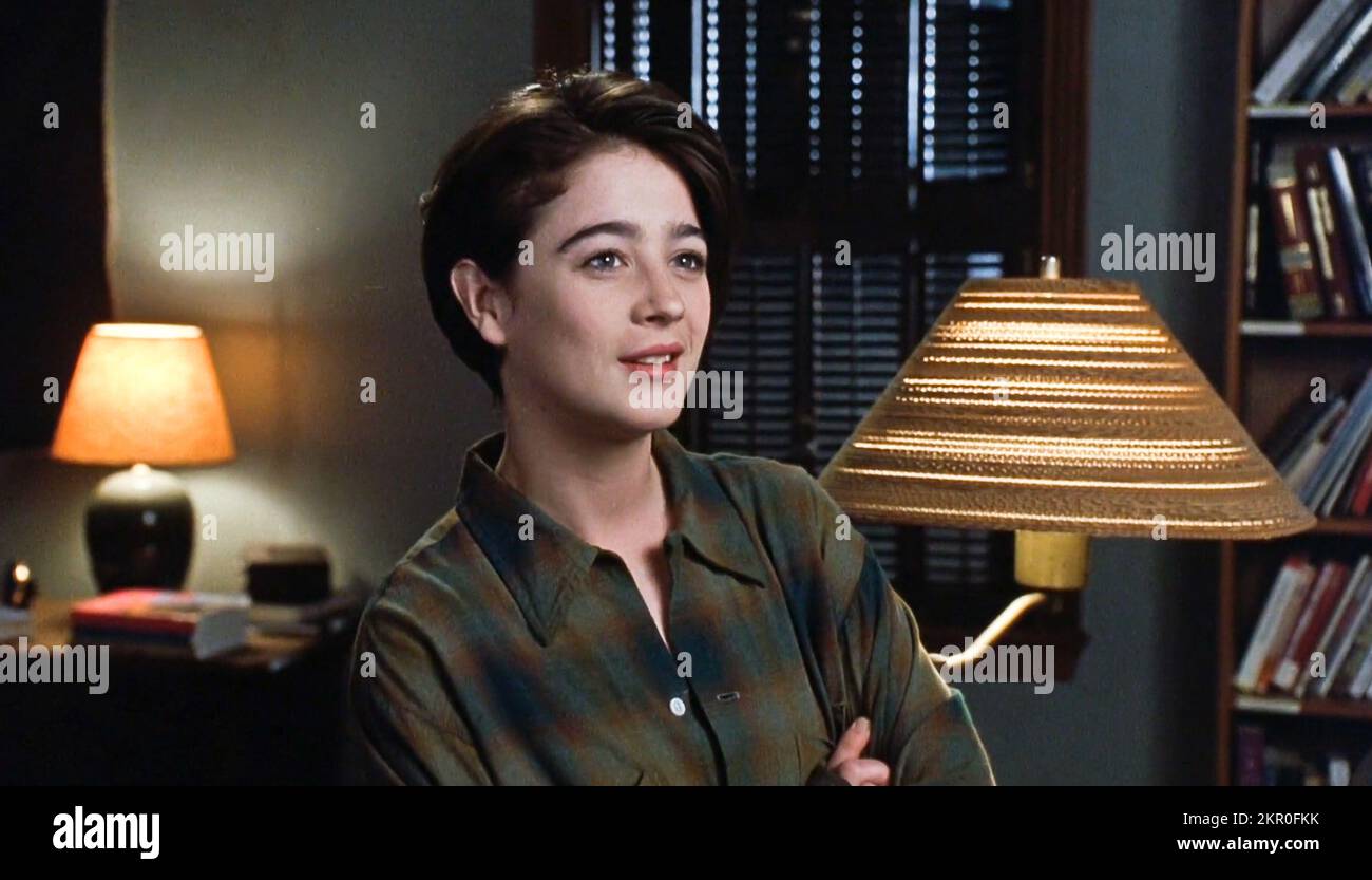 Moira Kelly With Honors