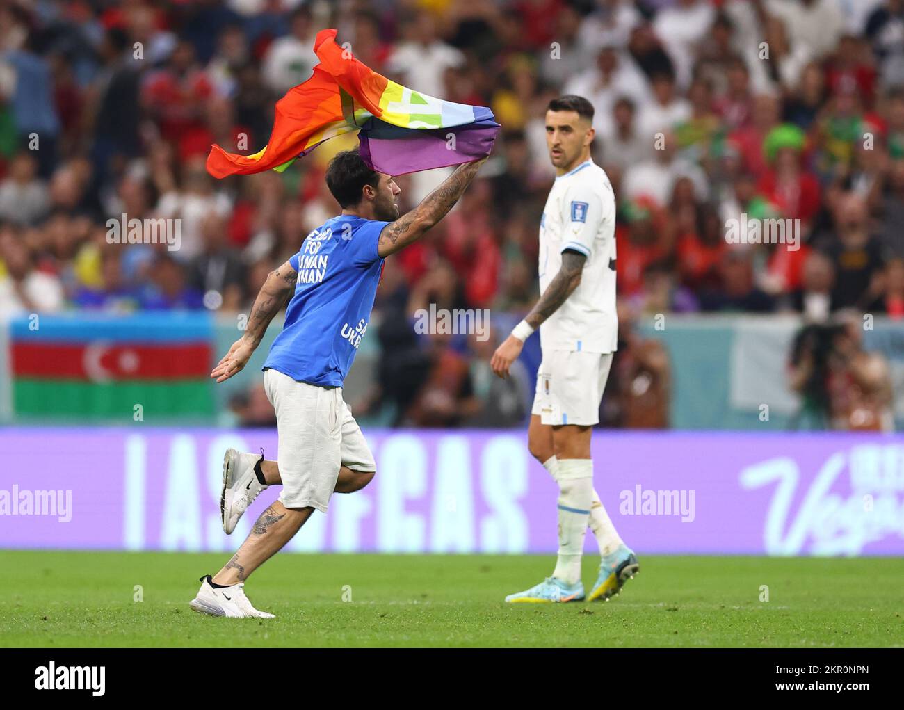Qatar pitch invader 2022 world cup flag hi-res stock photography and ...