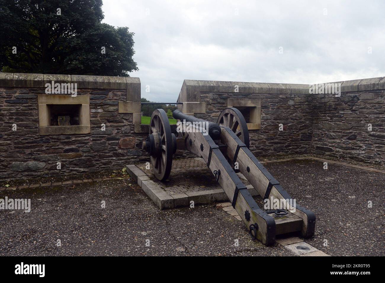 Dublin, Ireland. 3rd Oct, 2022. 20221003: A centuries old cannon sits a ...