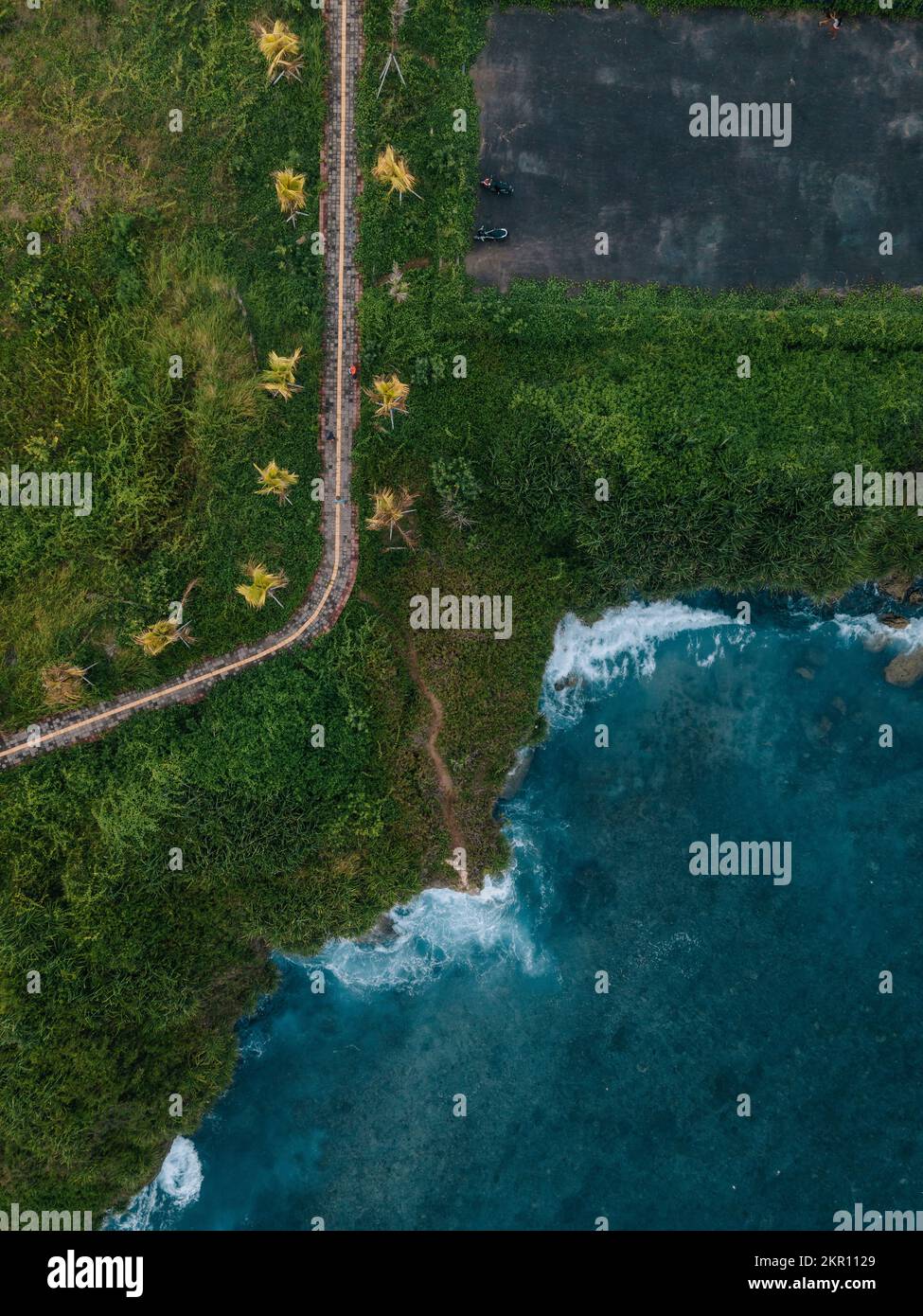 Aerial view of path at ocean coastline, Nusa Lembongan, Indonesia Stock ...