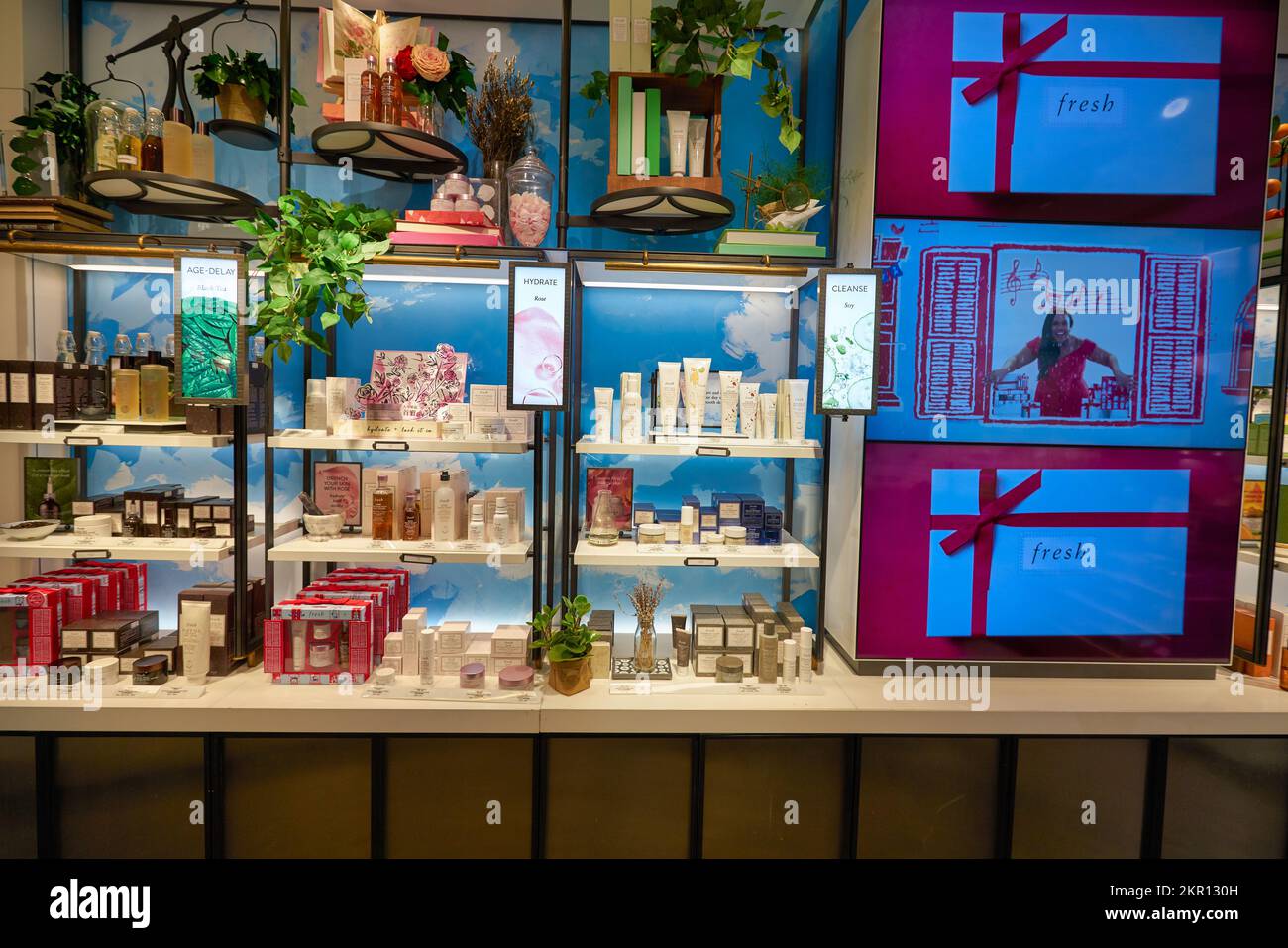 Hong kong mall interior no people hi-res stock photography and images ...