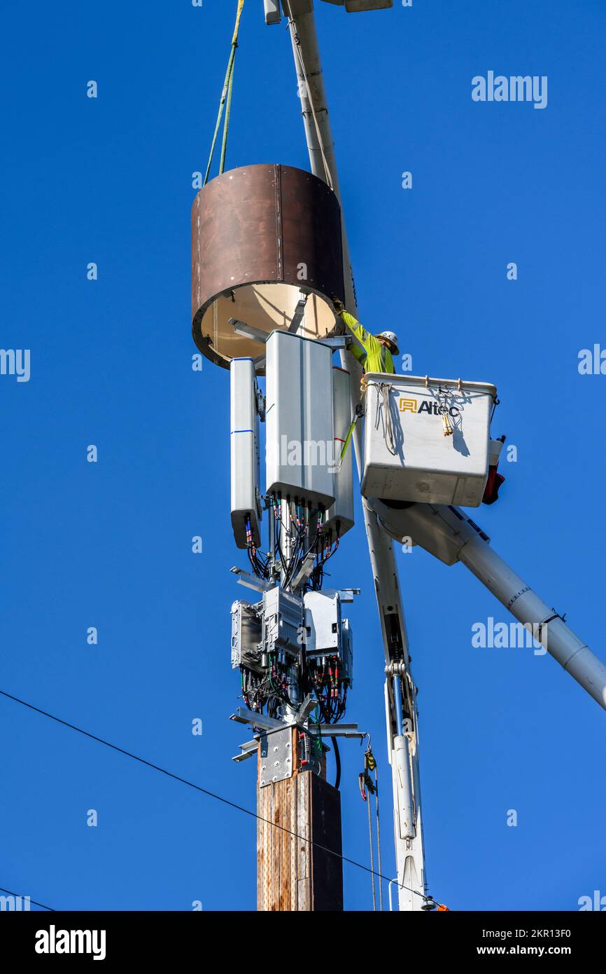 Monopole cellular tower hi-res stock photography and images - Alamy