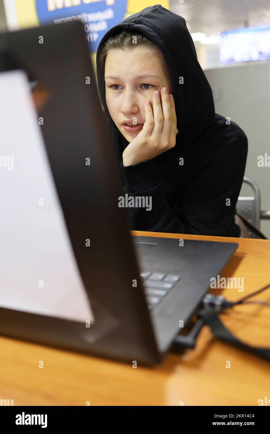 Student undergoing hi-res stock photography and images - Alamy